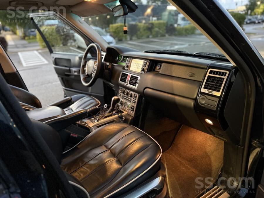 Melns Land Rover Range Rover 2006 Rīga, ar dzinēja tilpumu 3.00 L un nobraukumu 470 tūkst. km par 6500 €, foto 14 vietnē AUTOMOTO.COM.LV