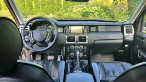 Black Land Rover Range Rover 2006 in Riga, with an engine capacity of 4.20 L and mileage of 276 thousand km for 7000 €, photo 6 on AUTOMOTO.COM.LV