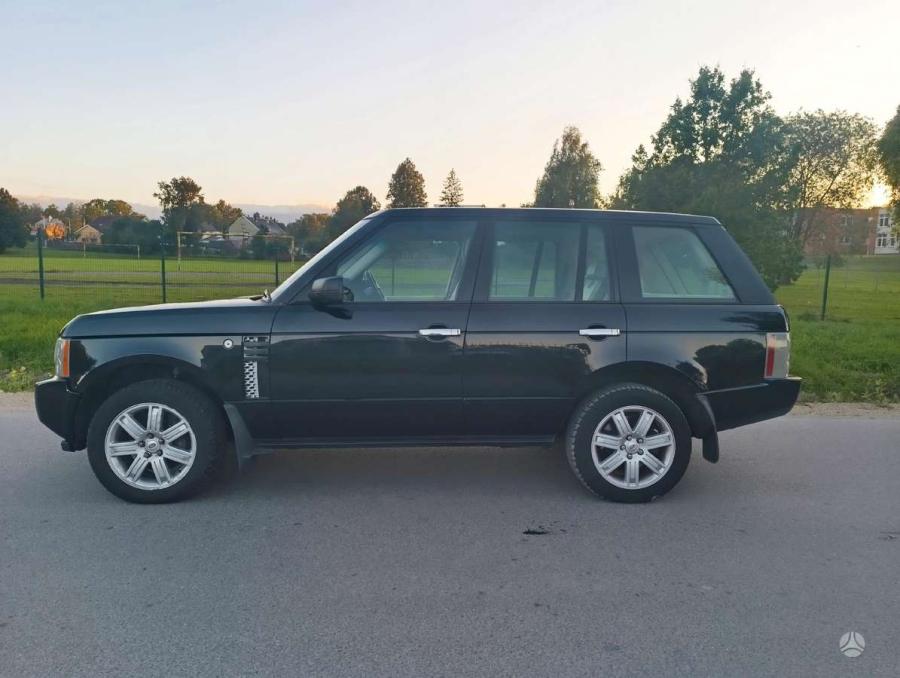 Melns Land Rover Range Rover 2007 Šauļi, ar dzinēja tilpumu 3.00 L un nobraukumu 300 tūkst. km par 3200 €, foto 2 vietnē AUTOMOTO.COM.LV