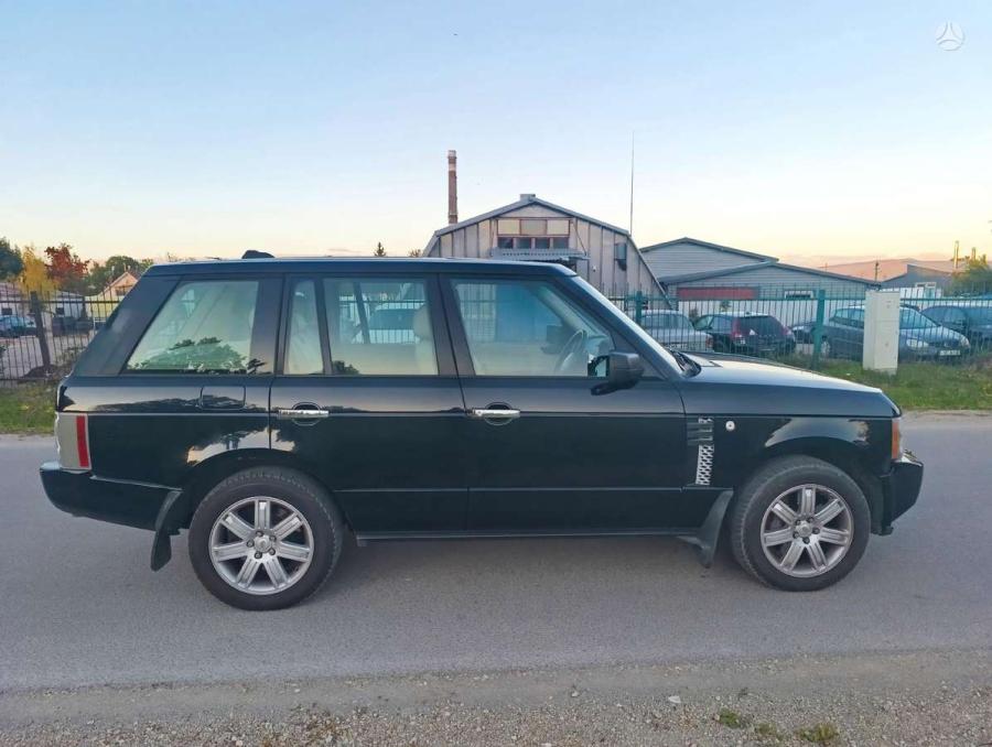 Melns Land Rover Range Rover 2007 Šauļi, ar dzinēja tilpumu 3.00 L un nobraukumu 300 tūkst. km par 3200 €, foto 6 vietnē AUTOMOTO.COM.LV
