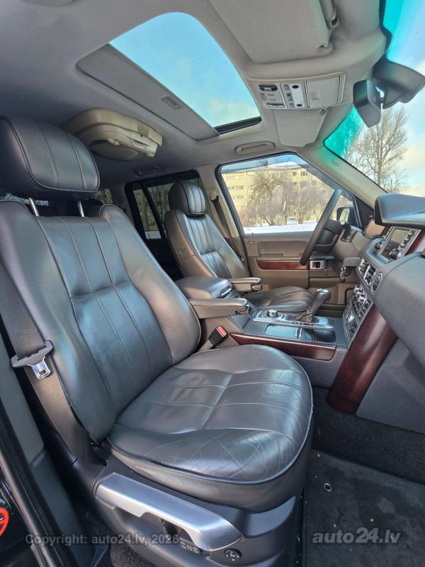 Melns Land Rover Range Rover 2007 Tallina, ar dzinēja tilpumu 3.60 L un nobraukumu 304 tūkst. km par 8999 €, foto 11 vietnē AUTOMOTO.COM.LV