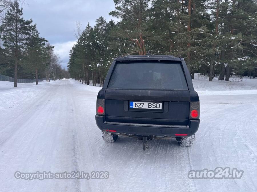 Melns Land Rover Range Rover 2007 Tallina, ar dzinēja tilpumu 3.60 L un nobraukumu 390 tūkst. km par 6300 €, foto 5 vietnē AUTOMOTO.COM.LV