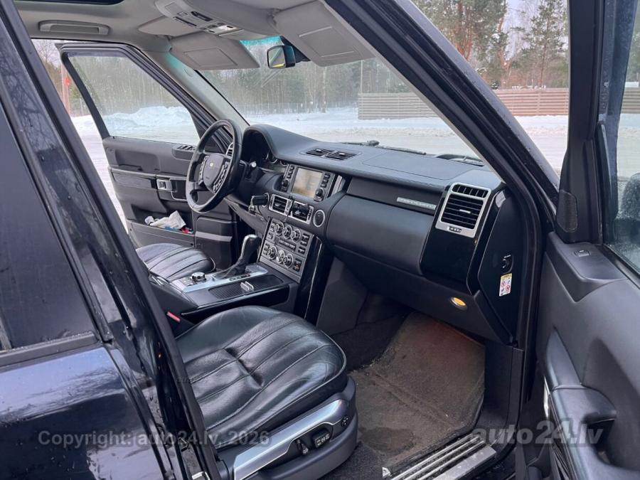 Melns Land Rover Range Rover 2007 Tallina, ar dzinēja tilpumu 3.60 L un nobraukumu 390 tūkst. km par 6300 €, foto 9 vietnē AUTOMOTO.COM.LV