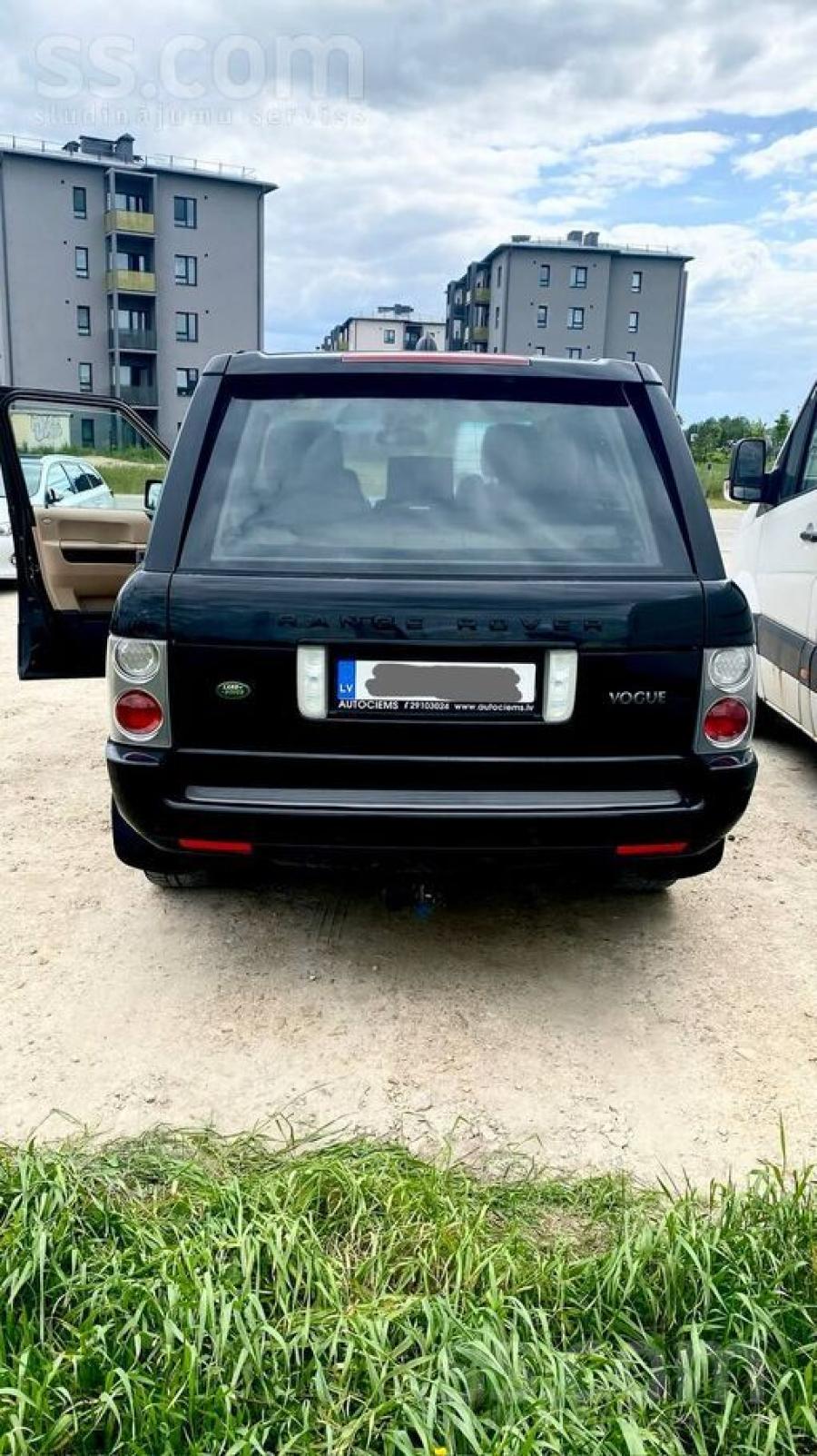 Melns Land Rover Range Rover 2007 Rīga, ar dzinēja tilpumu 3.60 L un nobraukumu 257 tūkst. km par 6200 €, foto 5 vietnē AUTOMOTO.COM.LV