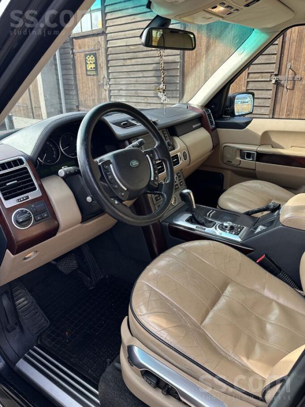 Melns Land Rover Range Rover 2007 Rīga, ar dzinēja tilpumu 3.60 L un nobraukumu 286 tūkst. km par 6200 €, foto 7 vietnē AUTOMOTO.COM.LV