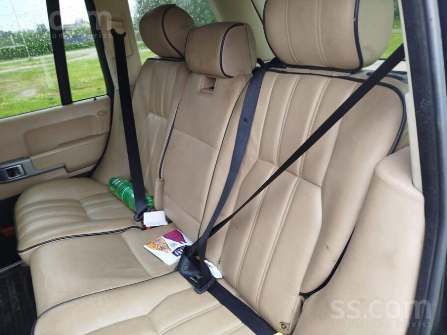 Melns Land Rover Range Rover 2007 Valmiera, ar dzinēja tilpumu 3.60 L un nobraukumu 277 tūkst. km par 4700 €, foto 7 vietnē AUTOMOTO.COM.LV