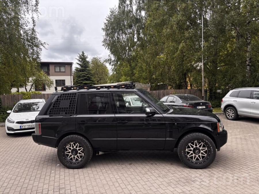 Melns Land Rover Range Rover 2007 Rīga, ar dzinēja tilpumu 3.60 L un nobraukumu 300 tūkst. km par 9799 €, foto 5 vietnē AUTOMOTO.COM.LV
