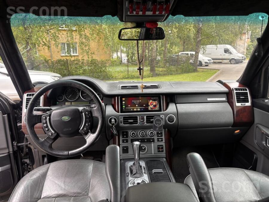 Melns Land Rover Range Rover 2007 Rīga, ar dzinēja tilpumu 3.60 L un nobraukumu 300 tūkst. km par 9799 €, foto 11 vietnē AUTOMOTO.COM.LV
