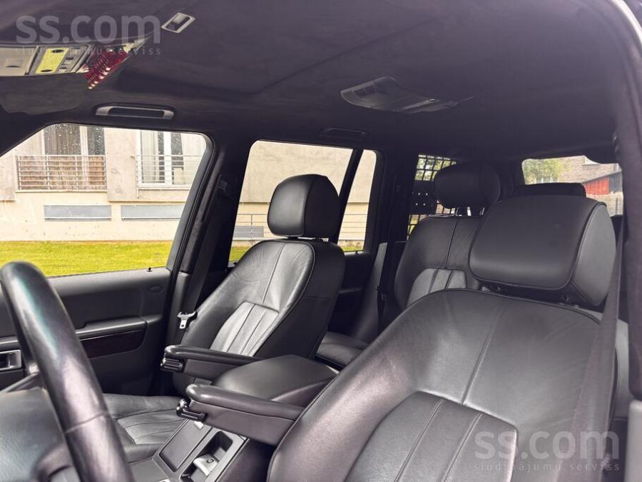 Melns Land Rover Range Rover 2007 Rīga, ar dzinēja tilpumu 3.60 L un nobraukumu 300 tūkst. km par 9799 €, foto 12 vietnē AUTOMOTO.COM.LV