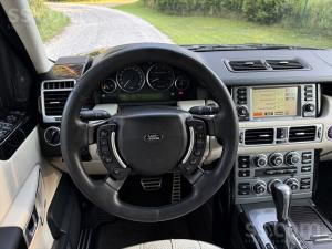 Melns Land Rover Range Rover 2007 Rīga, ar dzinēja tilpumu 4.20 L un nobraukumu 334 tūkst. km par 4500 €, foto 12 vietnē AUTOMOTO.COM.LV