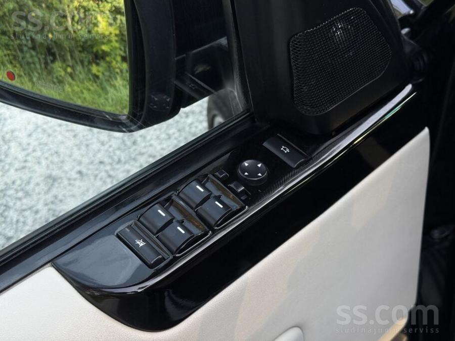 Black Land Rover Range Rover 2007 in Riga, with an engine capacity of 4.20 L and mileage of 334 thousand km for 4500 €, photo 15 on AUTOMOTO.COM.LV