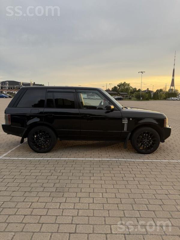 Black Land Rover Range Rover 2007 in Riga, with an engine capacity of 3.60 L and mileage of 390 thousand km for 6400 €, photo 3 on AUTOMOTO.COM.LV