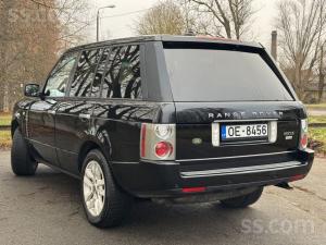 Melns Land Rover Range Rover 2008 Rīga, ar dzinēja tilpumu 3.60 L un nobraukumu 290 tūkst. km par 8250 €, foto 5 vietnē AUTOMOTO.COM.LV