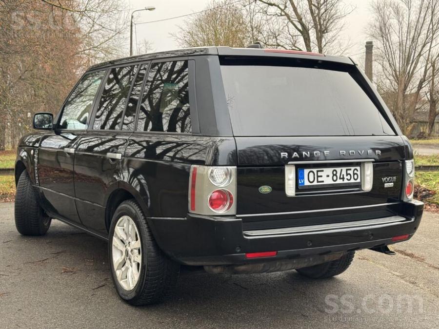Melns Land Rover Range Rover 2008 Rīga, ar dzinēja tilpumu 3.60 L un nobraukumu 290 tūkst. km par 8250 €, foto 5 vietnē AUTOMOTO.COM.LV