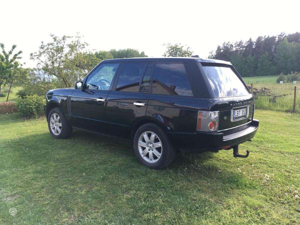 Black Land Rover Range Rover 2008 in Siauliai, with an engine capacity of 3.63 L and mileage of 390 thousand km for 7500 €, photo 4 on AUTOMOTO.COM.LV