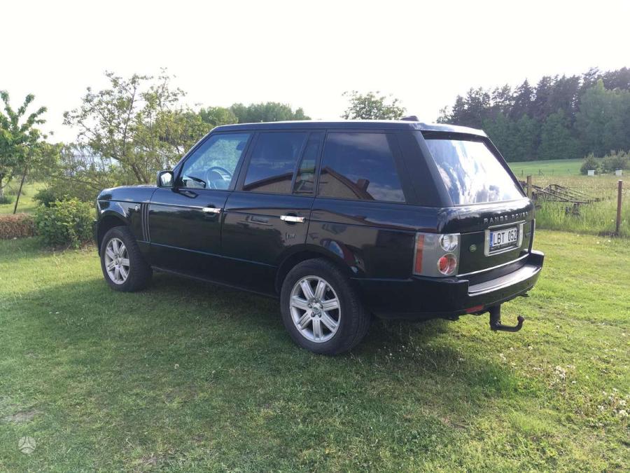 Black Land Rover Range Rover 2008 in Siauliai, with an engine capacity of 3.63 L and mileage of 390 thousand km for 7500 €, photo 4 on AUTOMOTO.COM.LV