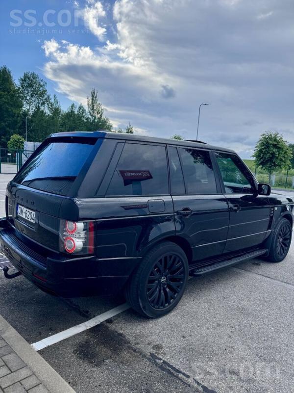 Melns Land Rover Range Rover 2008 Rīga, ar dzinēja tilpumu 3.60 L un nobraukumu 388 tūkst. km par 8900 €, foto 3 vietnē AUTOMOTO.COM.LV