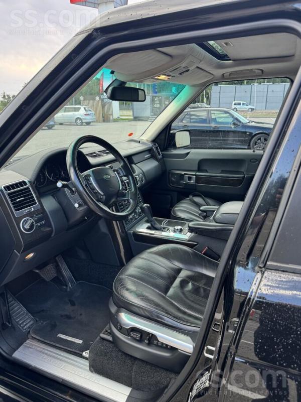 Melns Land Rover Range Rover 2008 Rīga, ar dzinēja tilpumu 3.60 L un nobraukumu 388 tūkst. km par 8900 €, foto 7 vietnē AUTOMOTO.COM.LV