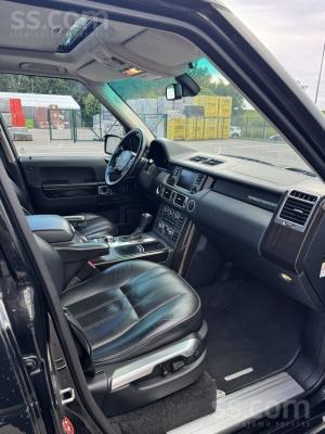 Melns Land Rover Range Rover 2008 Rīga, ar dzinēja tilpumu 3.60 L un nobraukumu 388 tūkst. km par 8900 €, foto 9 vietnē AUTOMOTO.COM.LV