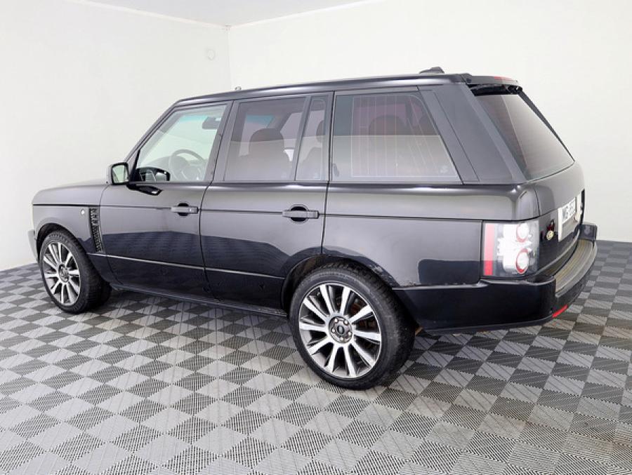 Melns Land Rover Range Rover 2008 Tallina, ar dzinēja tilpumu 3.70 L un nobraukumu 411 tūkst. km par 3299 €, foto 5 vietnē AUTOMOTO.COM.LV