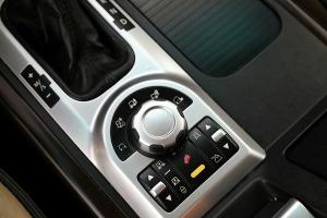 Melns Land Rover Range Rover 2008 Tallina, ar dzinēja tilpumu 3.70 L un nobraukumu 411 tūkst. km par 3299 €, foto 10 vietnē AUTOMOTO.COM.LV