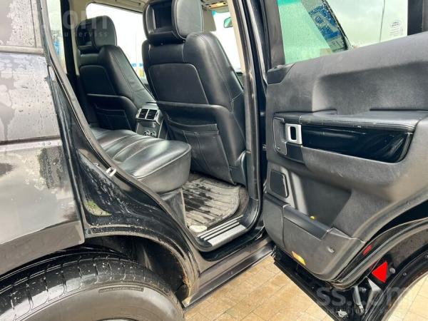 Land Rover Range Rover 2008 Rēzekne vietnē Melns Land Rover Range Rover 2008 Rēzekne, ar dzinēja tilpumu 3.60 L un nobraukumu 500 tūkst. km par 5900 €, foto 10 vietnē AUTOMOTO.COM.LV