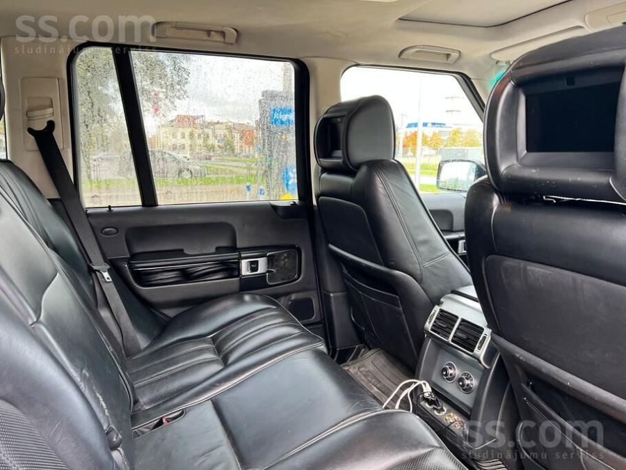 Melns Land Rover Range Rover 2008 Rēzekne, ar dzinēja tilpumu 3.60 L un nobraukumu 500 tūkst. km par 5900 €, foto 12 vietnē AUTOMOTO.COM.LV