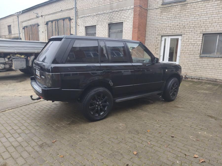 Black Land Rover Range Rover 2009 in Vilnius, with an engine capacity of 3.60 L and mileage of 236 thousand km for 8700 €, photo 2 on AUTOMOTO.COM.LV