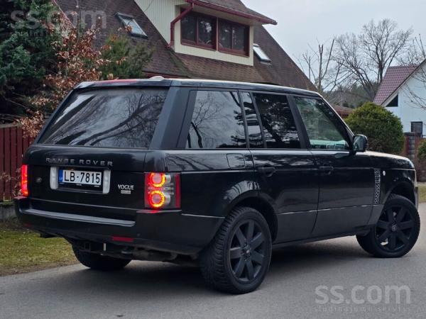 Melns Land Rover Range Rover 2009 Rīga, ar dzinēja tilpumu 3.60 L un nobraukumu 282 tūkst. km par 12500 €, foto 5 vietnē AUTOMOTO.COM.LV