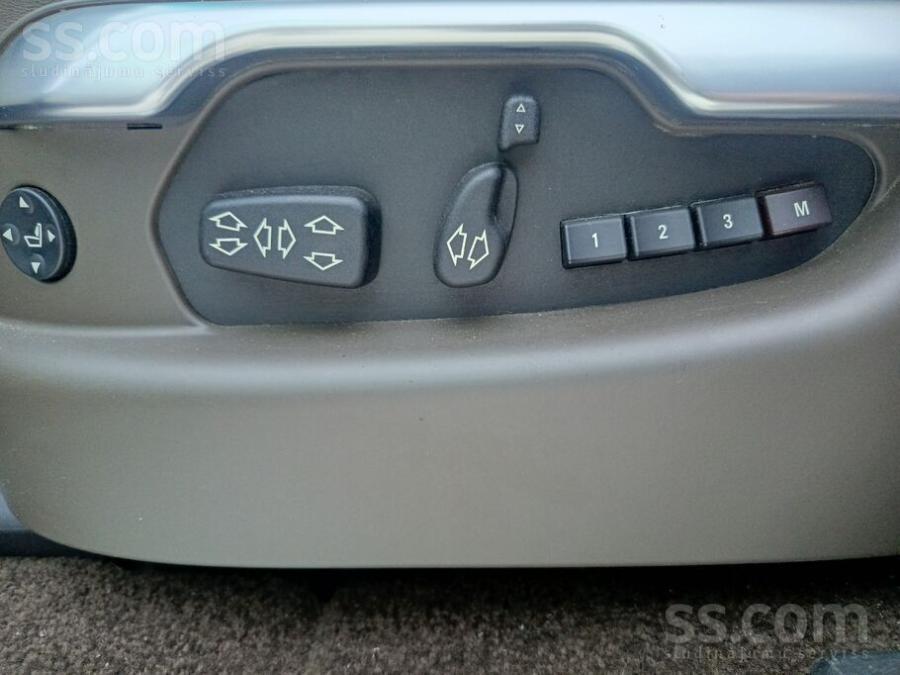 Melns Land Rover Range Rover 2009 Rīga, ar dzinēja tilpumu 3.60 L un nobraukumu 282 tūkst. km par 12500 €, foto 17 vietnē AUTOMOTO.COM.LV