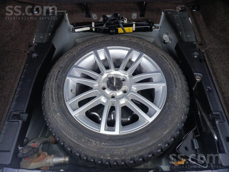 Melns Land Rover Range Rover 2009 Rīga, ar dzinēja tilpumu 3.60 L un nobraukumu 282 tūkst. km par 12500 €, foto 22 vietnē AUTOMOTO.COM.LV