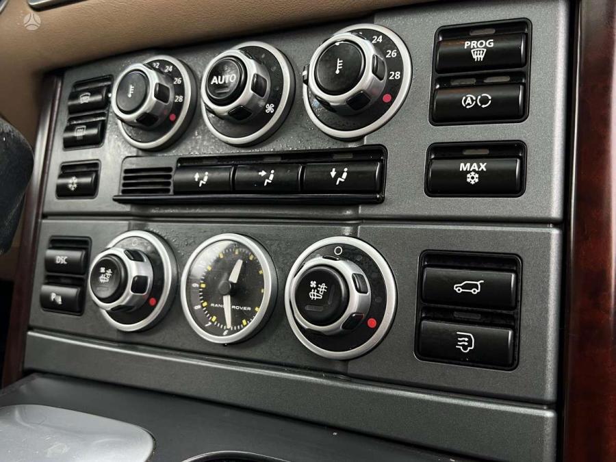 Melns Land Rover Range Rover 2009 Viļņa, ar dzinēja tilpumu 3.63 L un nobraukumu 270 tūkst. km par 5450 €, foto 26 vietnē AUTOMOTO.COM.LV