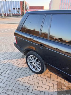 Melns Land Rover Range Rover 2010 Cēsis, ar dzinēja tilpumu 3.60 L un nobraukumu 282 tūkst. km par 15300 €, foto 6 vietnē AUTOMOTO.COM.LV