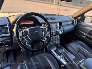 Melns Land Rover Range Rover 2010 Cēsis, ar dzinēja tilpumu 3.60 L un nobraukumu 282 tūkst. km par 15300 €, foto 10 vietnē AUTOMOTO.COM.LV
