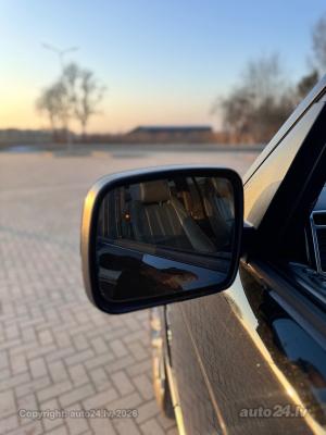 Melns Land Rover Range Rover 2010 Cēsis, ar dzinēja tilpumu 3.60 L un nobraukumu 282 tūkst. km par 15300 €, foto 22 vietnē AUTOMOTO.COM.LV