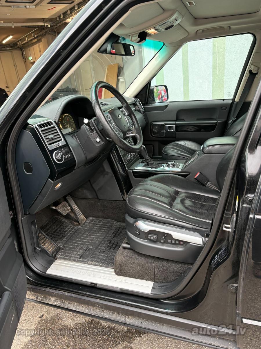 Melns Land Rover Range Rover 2010 Tartu, ar dzinēja tilpumu 3.60 L un nobraukumu 318 tūkst. km par 11599 €, foto 7 vietnē AUTOMOTO.COM.LV