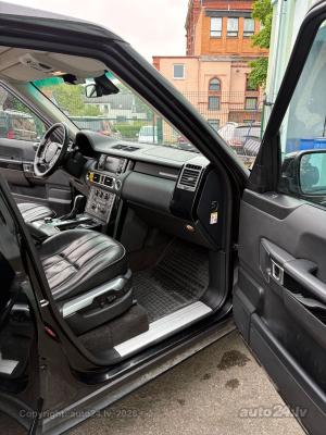 Melns Land Rover Range Rover 2010 Tartu, ar dzinēja tilpumu 3.60 L un nobraukumu 318 tūkst. km par 11599 €, foto 10 vietnē AUTOMOTO.COM.LV