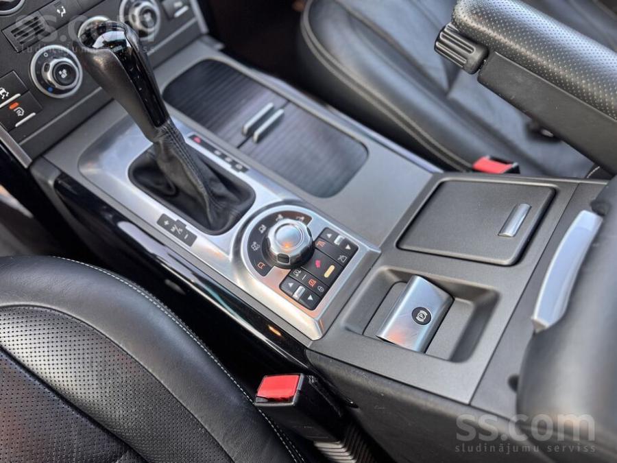 Melns Land Rover Range Rover 2010 Cēsis, ar dzinēja tilpumu 3.60 L un nobraukumu 272 tūkst. km par 14700 €, foto 14 vietnē AUTOMOTO.COM.LV