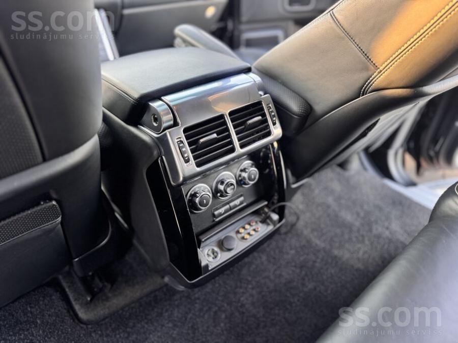 Melns Land Rover Range Rover 2010 Cēsis, ar dzinēja tilpumu 3.60 L un nobraukumu 272 tūkst. km par 14700 €, foto 22 vietnē AUTOMOTO.COM.LV