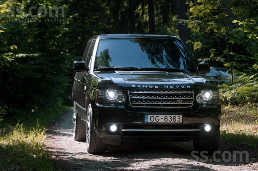 Melns Land Rover Range Rover 2010 Cēsis, ar dzinēja tilpumu 3.60 L un nobraukumu 272 tūkst. km par 18000 €, foto 3 vietnē AUTOMOTO.COM.LV