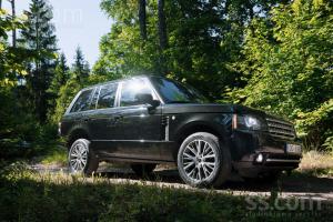 Melns Land Rover Range Rover 2010 Cēsis, ar dzinēja tilpumu 3.60 L un nobraukumu 272 tūkst. km par 18000 €, foto 6 vietnē AUTOMOTO.COM.LV