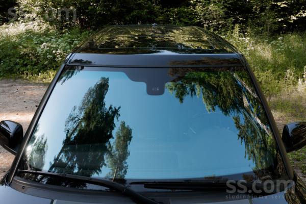 Melns Land Rover Range Rover 2010 Cēsis, ar dzinēja tilpumu 3.60 L un nobraukumu 272 tūkst. km par 18000 €, foto 9 vietnē AUTOMOTO.COM.LV