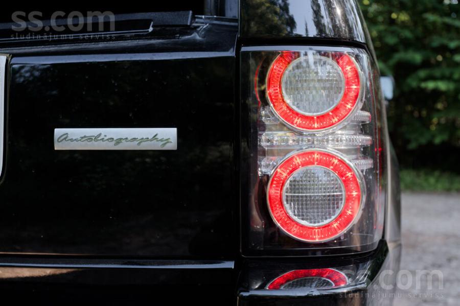 Melns Land Rover Range Rover 2010 Cēsis, ar dzinēja tilpumu 3.60 L un nobraukumu 272 tūkst. km par 18000 €, foto 11 vietnē AUTOMOTO.COM.LV