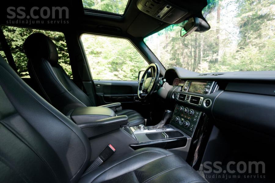 Melns Land Rover Range Rover 2010 Cēsis, ar dzinēja tilpumu 3.60 L un nobraukumu 272 tūkst. km par 18000 €, foto 13 vietnē AUTOMOTO.COM.LV
