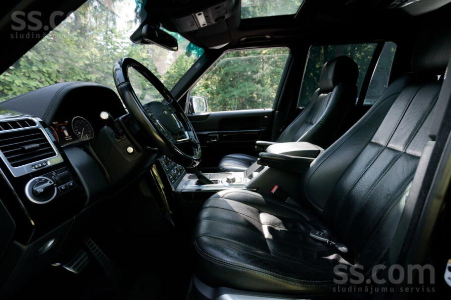 Melns Land Rover Range Rover 2010 Cēsis, ar dzinēja tilpumu 3.60 L un nobraukumu 272 tūkst. km par 18000 €, foto 14 vietnē AUTOMOTO.COM.LV