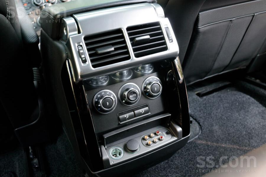 Melns Land Rover Range Rover 2010 Cēsis, ar dzinēja tilpumu 3.60 L un nobraukumu 272 tūkst. km par 18000 €, foto 29 vietnē AUTOMOTO.COM.LV