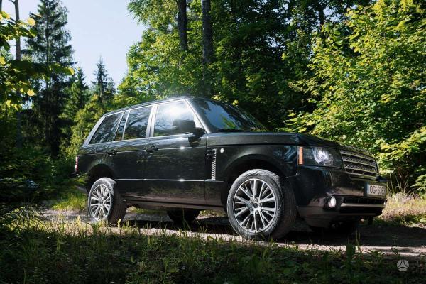 Black Land Rover Range Rover 2010 in Cesis, with an engine capacity of 3.60 L and mileage of 273 thousand km for 14700 €, photo 2 on AUTOMOTO.COM.LV