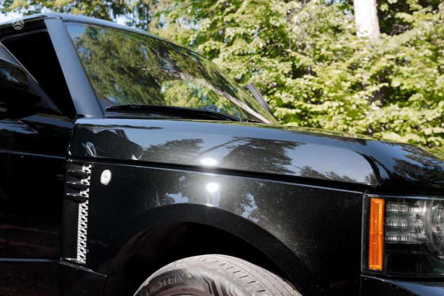 Melns Land Rover Range Rover 2010 Cēsis, ar dzinēja tilpumu 3.60 L un nobraukumu 273 tūkst. km par 14700 €, foto 11 vietnē AUTOMOTO.COM.LV