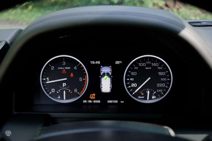 Melns Land Rover Range Rover 2010 Cēsis, ar dzinēja tilpumu 3.60 L un nobraukumu 273 tūkst. km par 14700 €, foto 18 vietnē AUTOMOTO.COM.LV