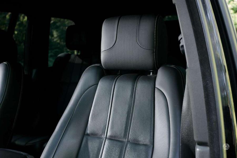 Melns Land Rover Range Rover 2010 Cēsis, ar dzinēja tilpumu 3.60 L un nobraukumu 273 tūkst. km par 14700 €, foto 23 vietnē AUTOMOTO.COM.LV